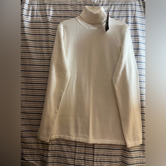 JEANNE PIERRE | Tops | Turtle Neck Long Sleeve L | Poshmark